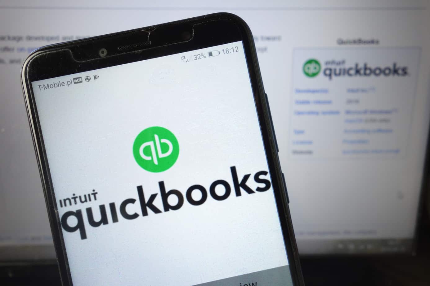 The Pros and Cons of QuickBooks Online | Host Merchant Services