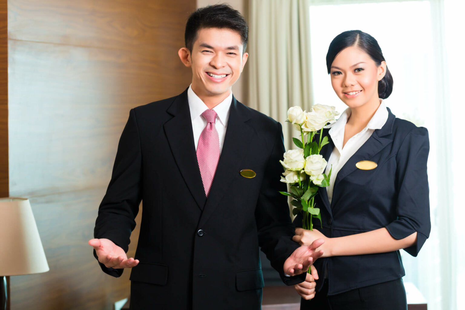 How to Welcome Guests in a Hotel - 10 Amazing Techniques